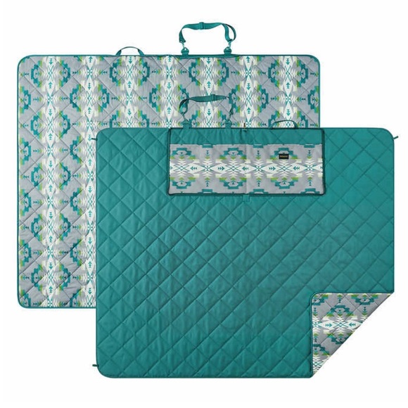 Pendleton | Bedding | Pendleton Packable Blanket | Poshmark